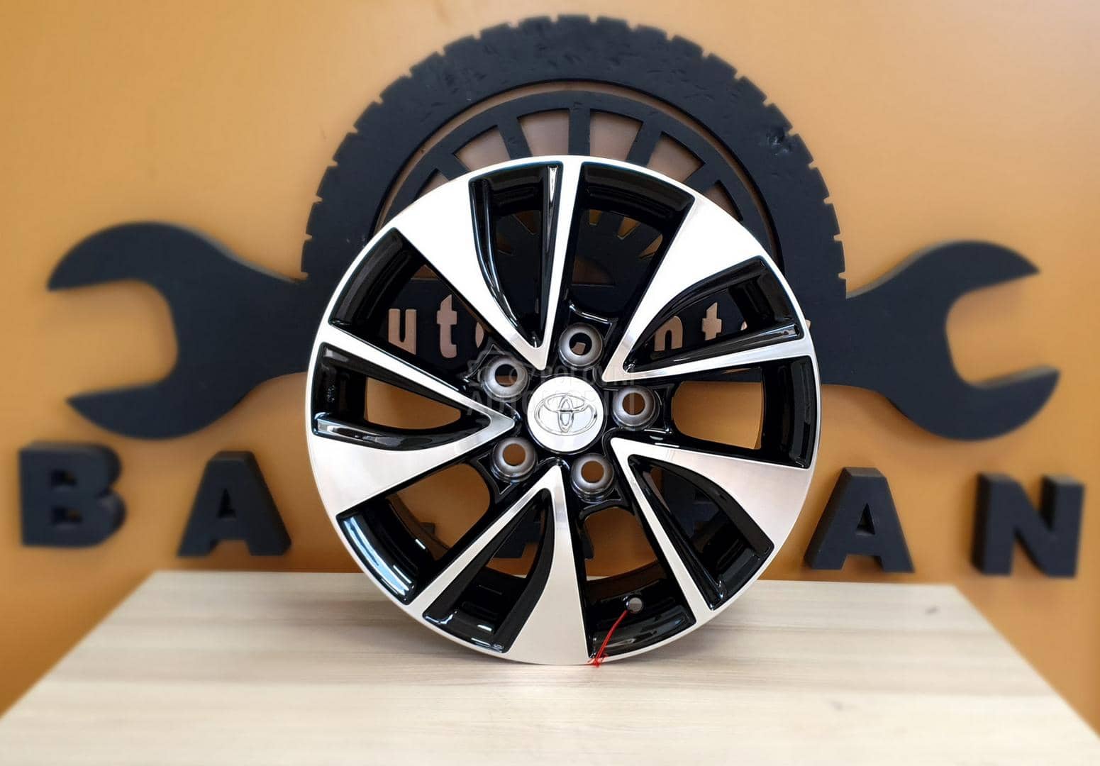 Aluminijumske felne 15" 5 x 114.3 | Felne i ratkapne | Polovni Automobili