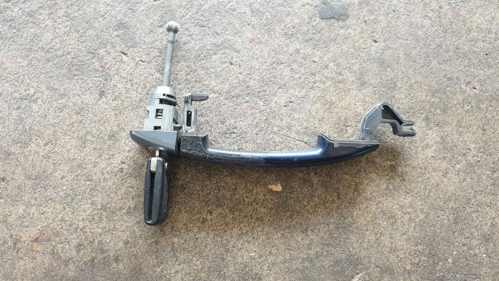 brava sa kljucem c4... za Citroen C2, C3, C4 ... od 2000. do 2012. god ...