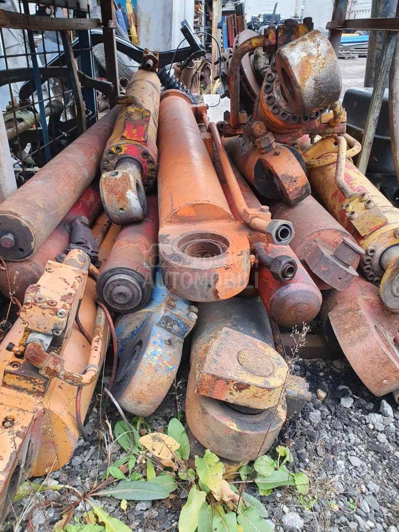 Hidraulični klipovi | Delovi i oprema za transportna vozila | Polovni ...