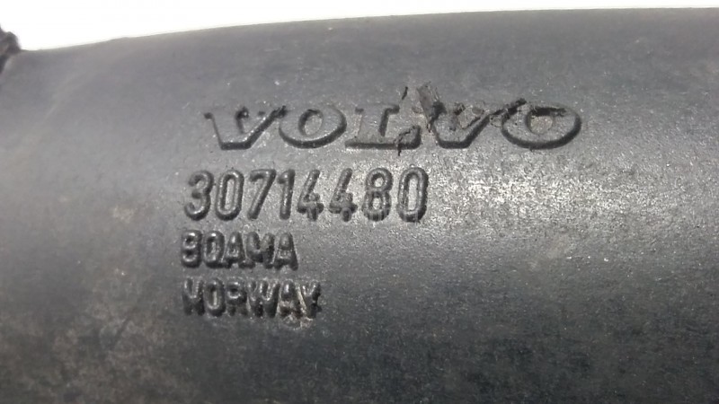 CRIJEVO INTERKULERA za Volvo V70 | Auto delovi | Polovni Automobili