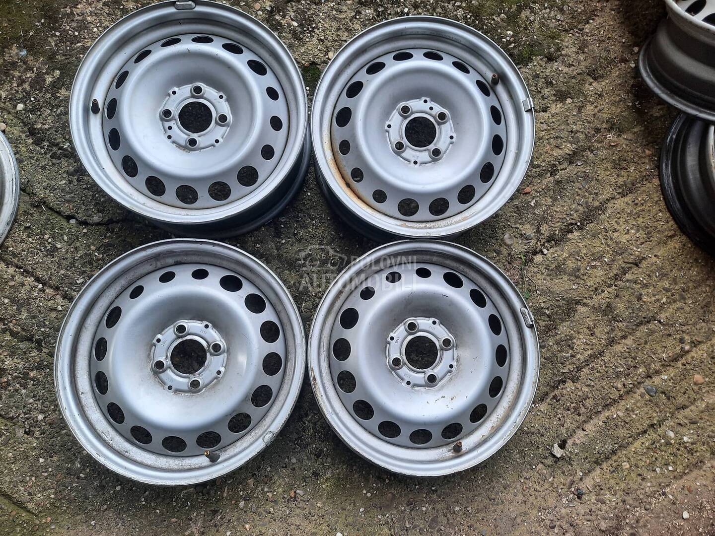 Čelične felne SMART 453 15" 4 x 100 | Felne i ratkapne | Polovni Automobili