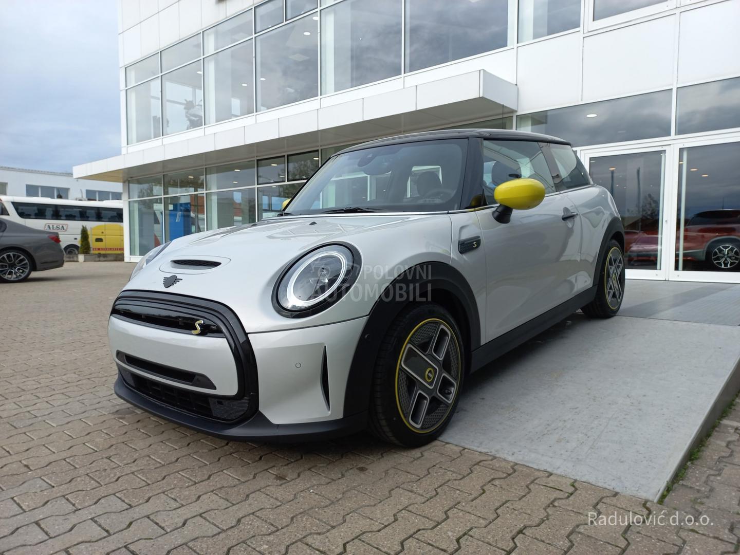 Polovni MINI Cooper SE 2022. god. Polovni Automobili Srbija, Veternik