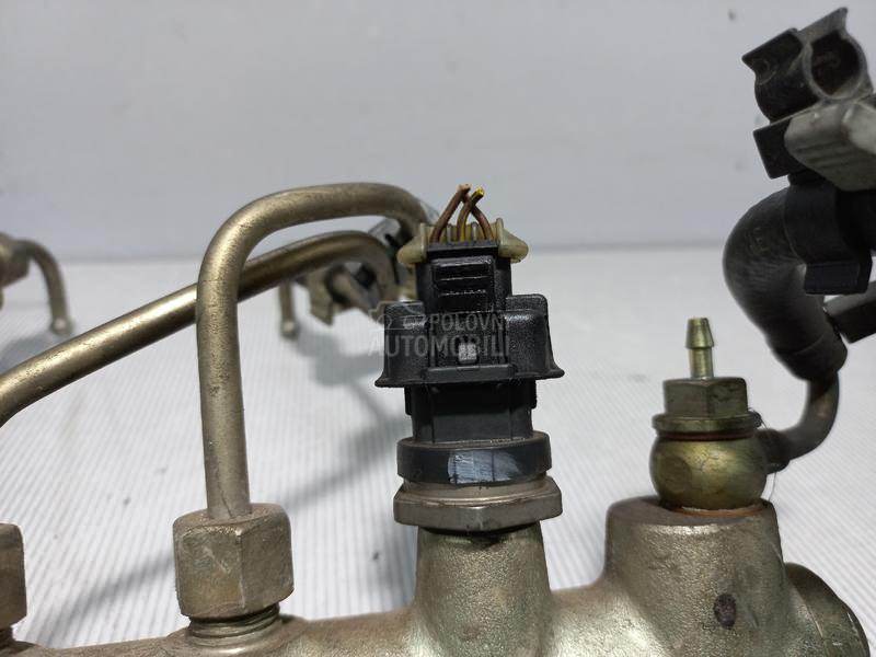 SENZOR PRITISKA GORIVA za Opel Astra H - 0281002767 | Auto delovi ...