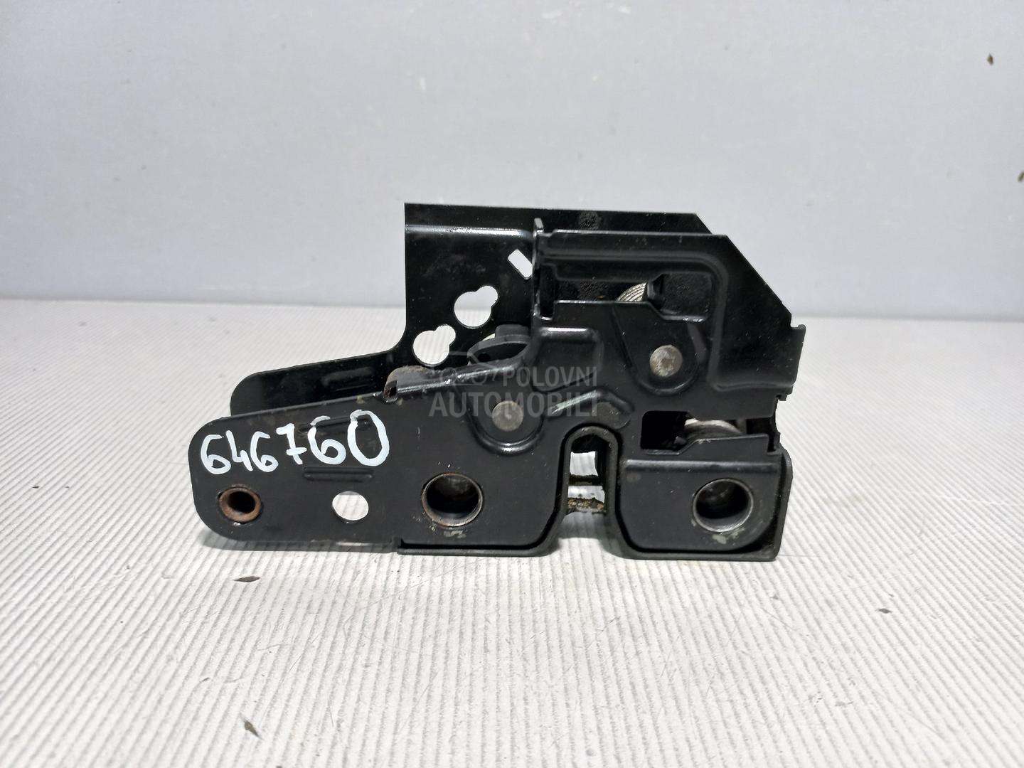 BRAVA HAUBE za Volkswagen Polo - 1T0823509C | Auto delovi | Polovni ...