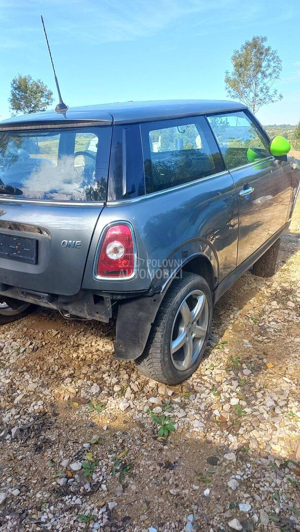 Delovi za MINI Cooper R50 R56 | Auto delovi | Polovni Automobili