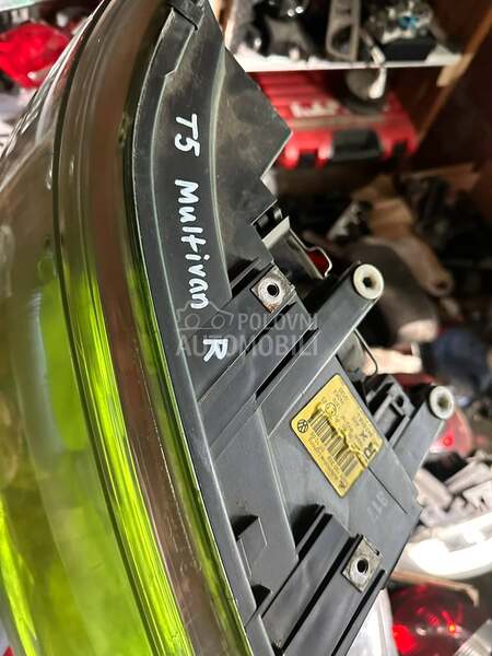 Far desni T5 | Delovi i oprema za transportna vozila | Polovni Automobili