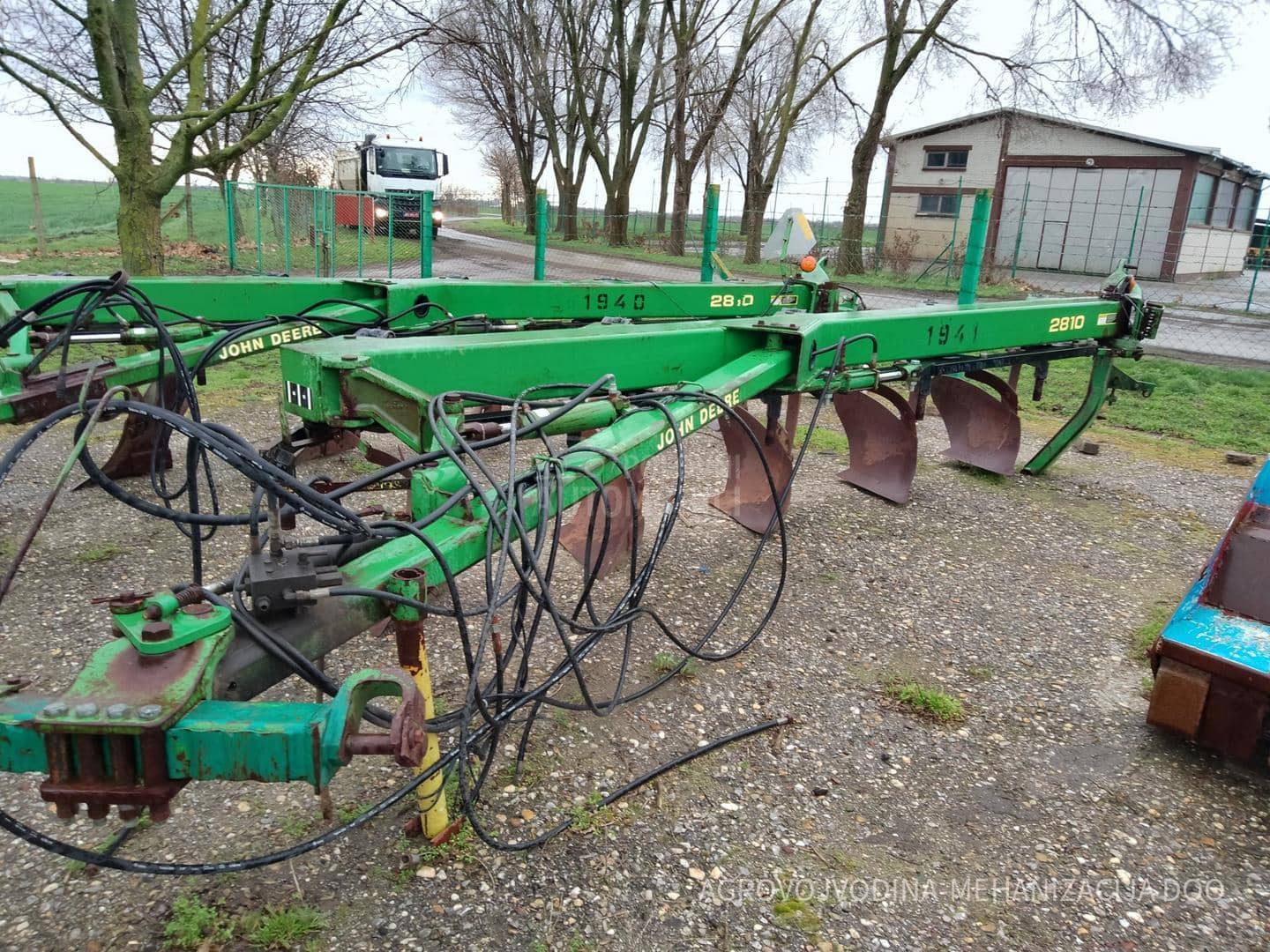 Polovni John Deere 2810 2023. god. Polovni Automobili Srbija, Vrbas