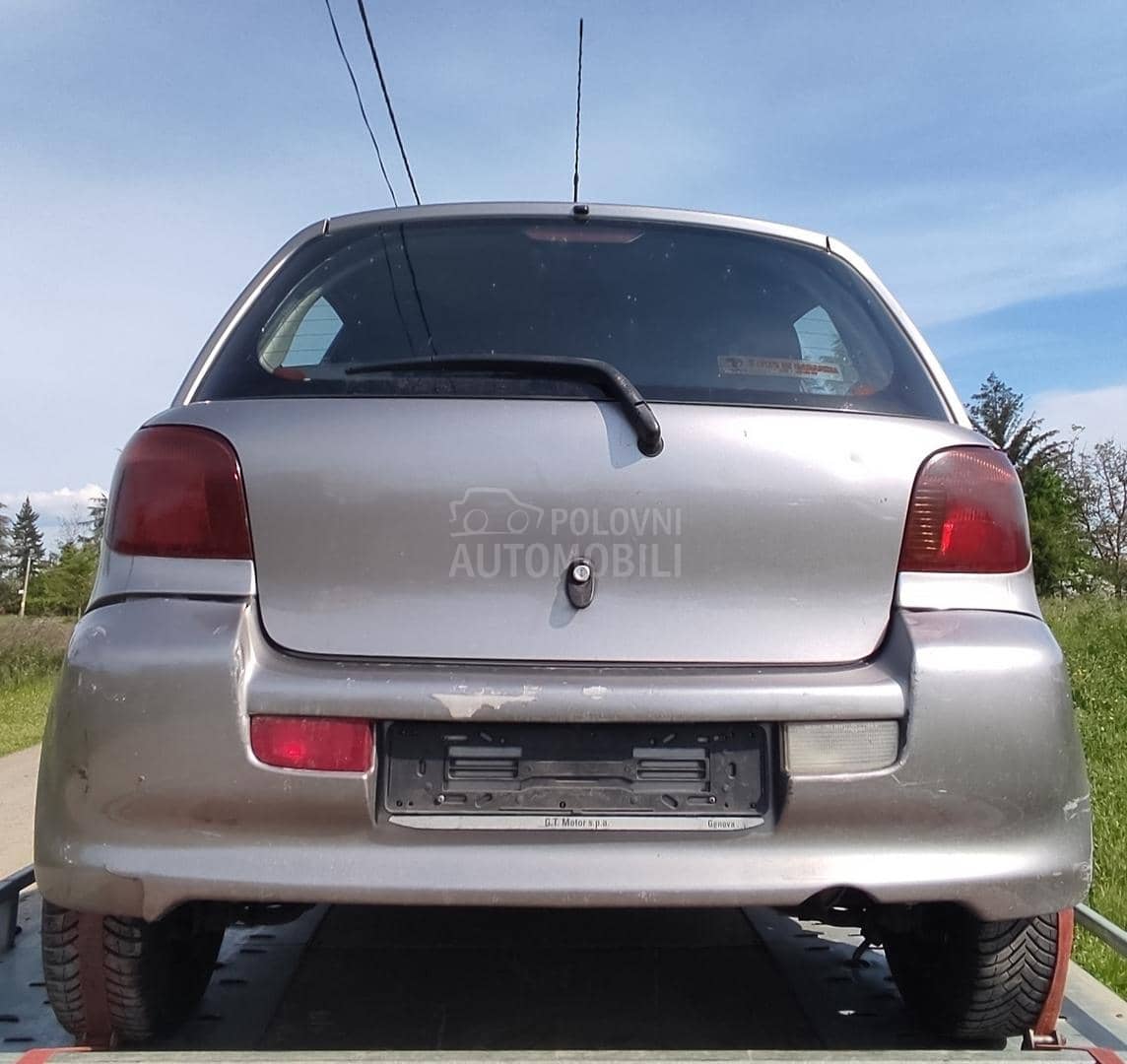 Krovne lajsne keder guma za Toyota Yaris od 1999. do 2005. god. | Auto ...