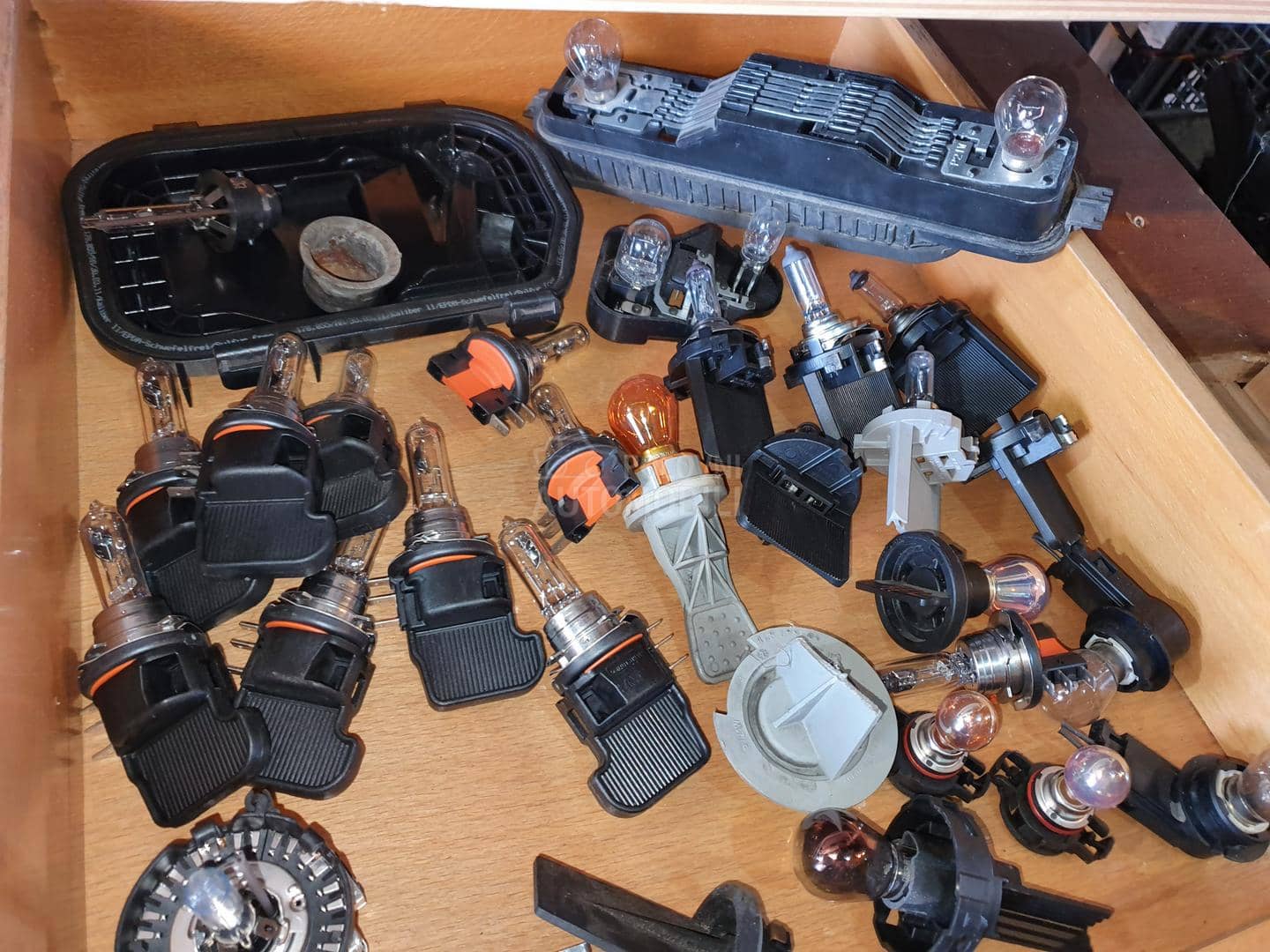 NOSAČ SIJALICE FASUNG H7 MODUL za Volkswagen Caddy, Golf 5, Golf 6 ...