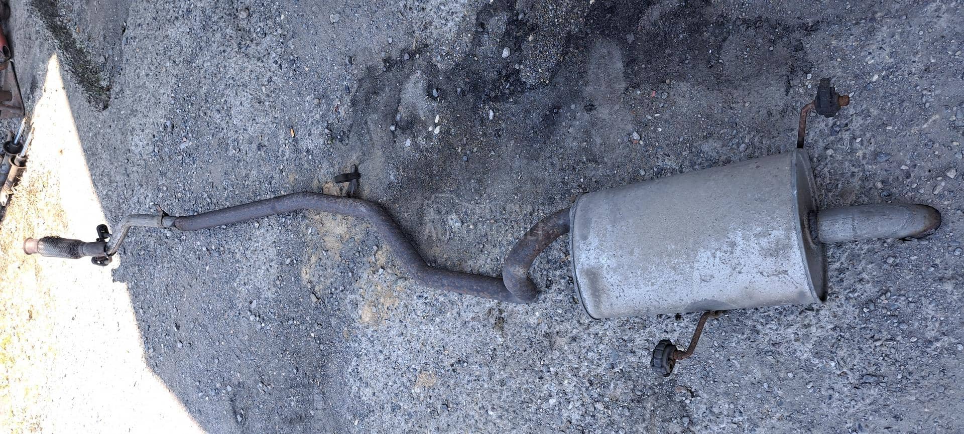 auspuh za 2.0HDI karavan za Peugeot 206 | Auto delovi | Polovni Automobili