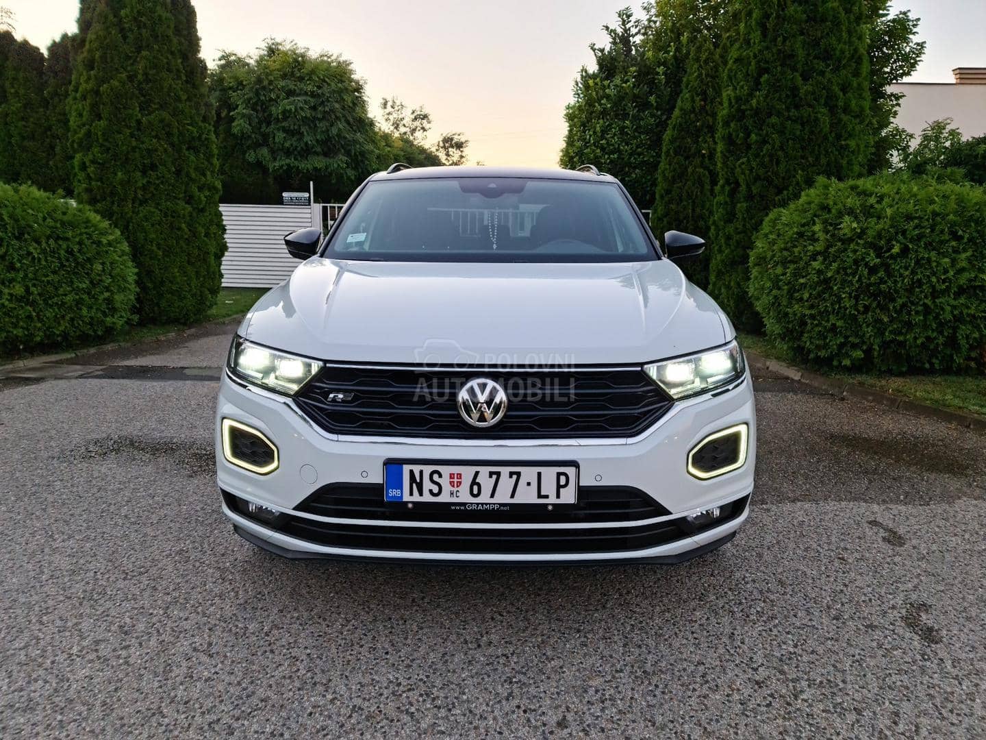 Volkswagen T-Roc 1.5 TSI R-LINE | Polovni Automobili