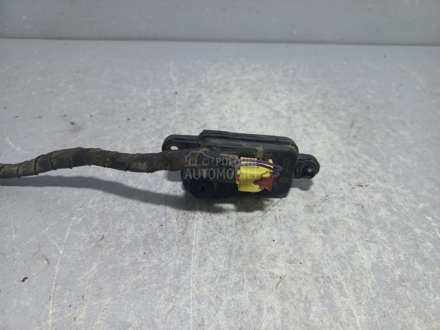 MOTORIC POKLOPCA REZERVOARA za Volkswagen Passat B8 - 510810773 | Auto ...