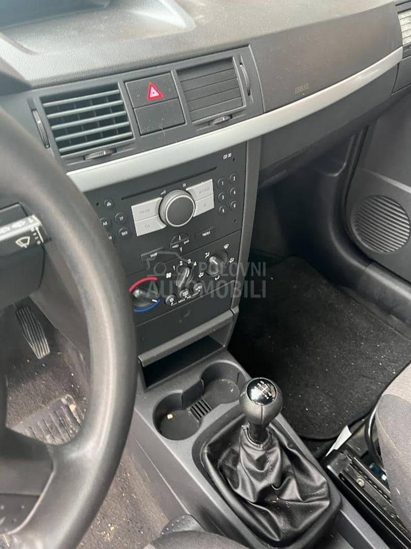 radio cd za Opel Meriva | Auto oprema | Polovni Automobili