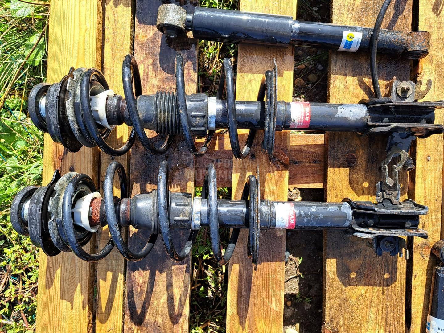 prednji amortizeri za Fiat Punto | Auto delovi | Polovni Automobili