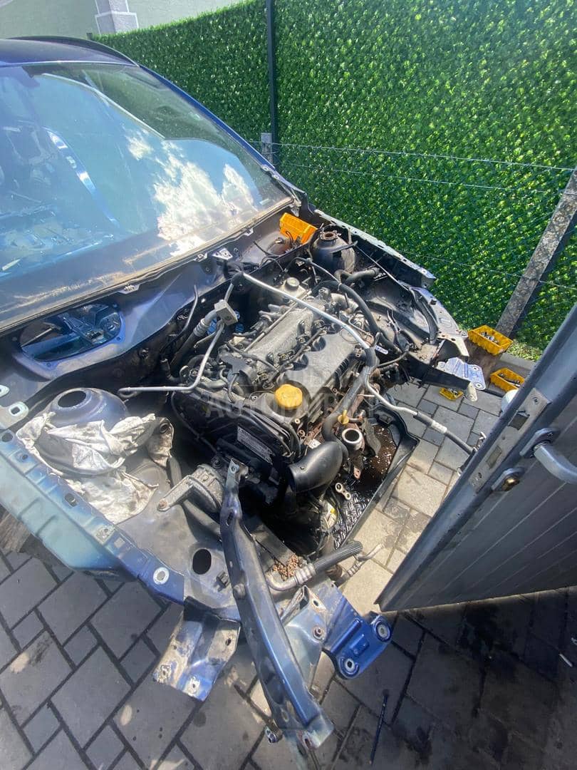 Kompletan motor za Opel Astra H | Auto delovi | Polovni Automobili