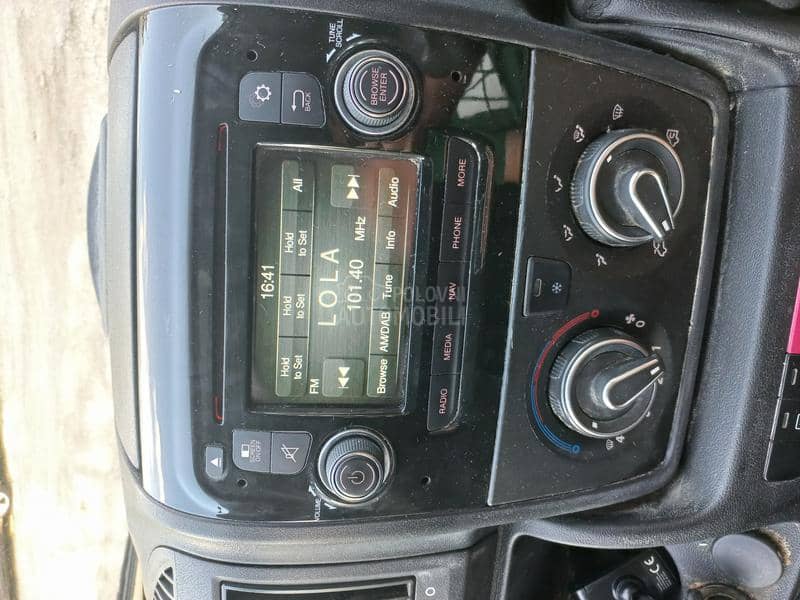 Multimedija | Delovi i oprema za transportna vozila | Polovni Automobili