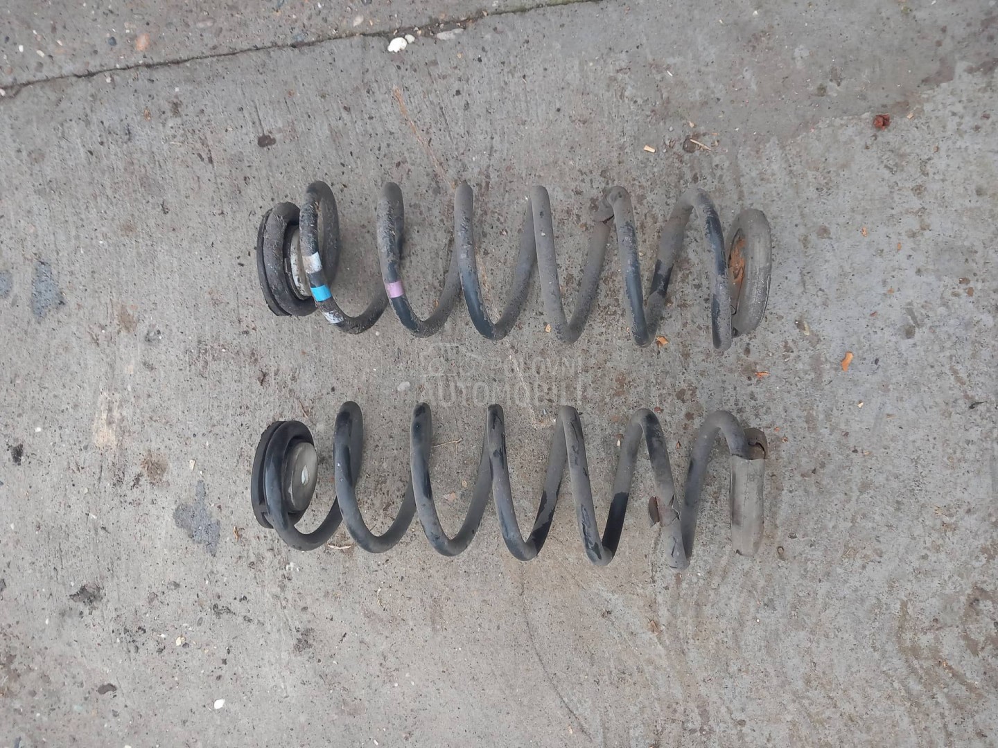 opruga zadnja leva-desna za Peugeot 3008 od 2009. do 2016. god. | Auto ...