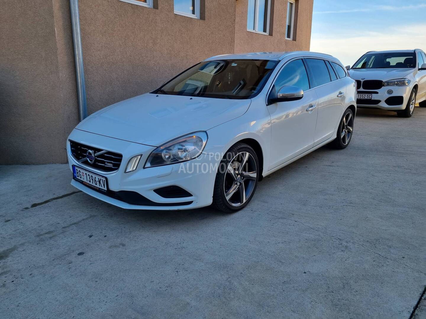 Volvo V60 2.0D R-Desing autom | Polovni Automobili