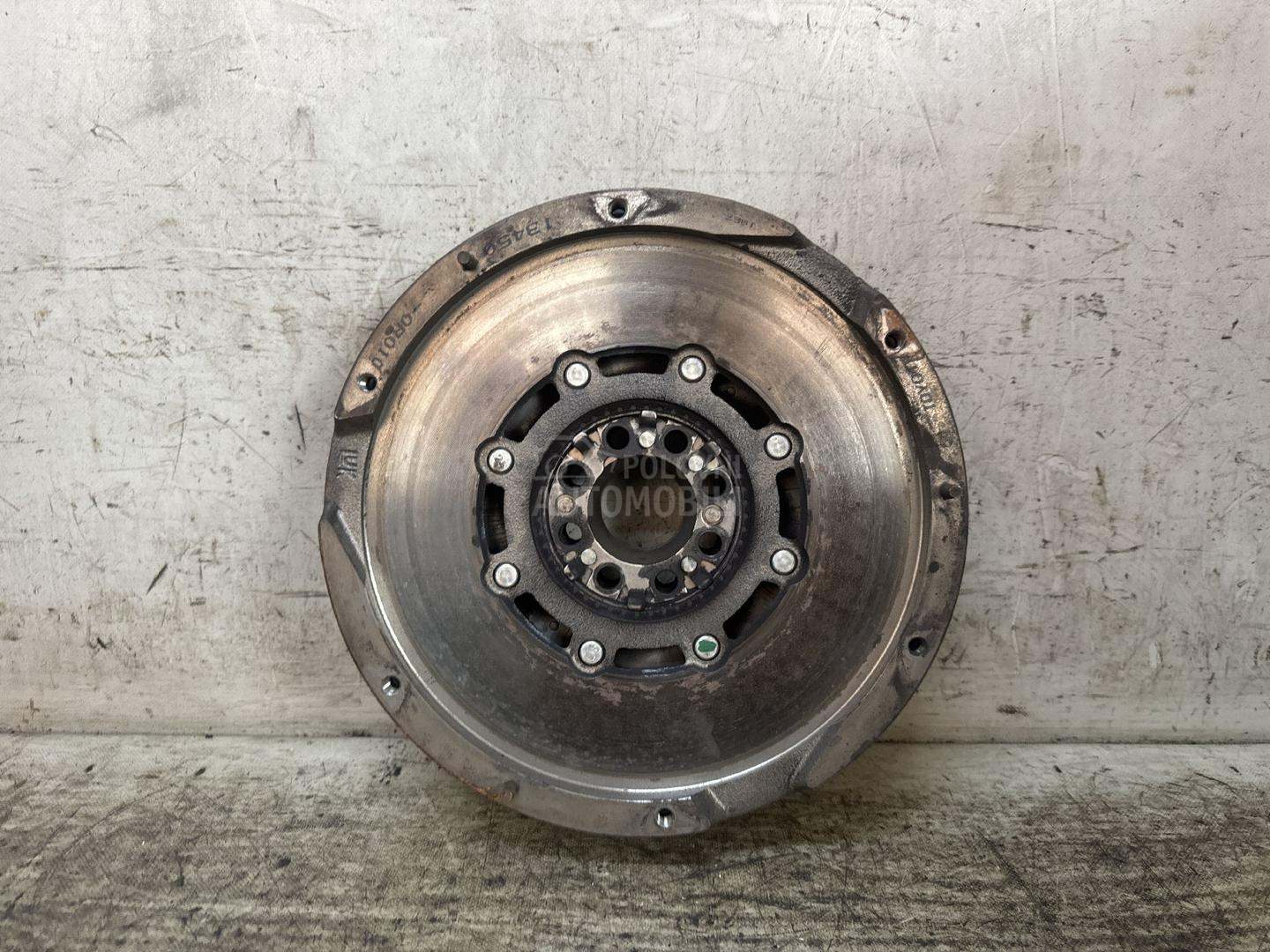 ZAMAJAC za Toyota Auris - 134500R010 | Auto delovi | Polovni Automobili