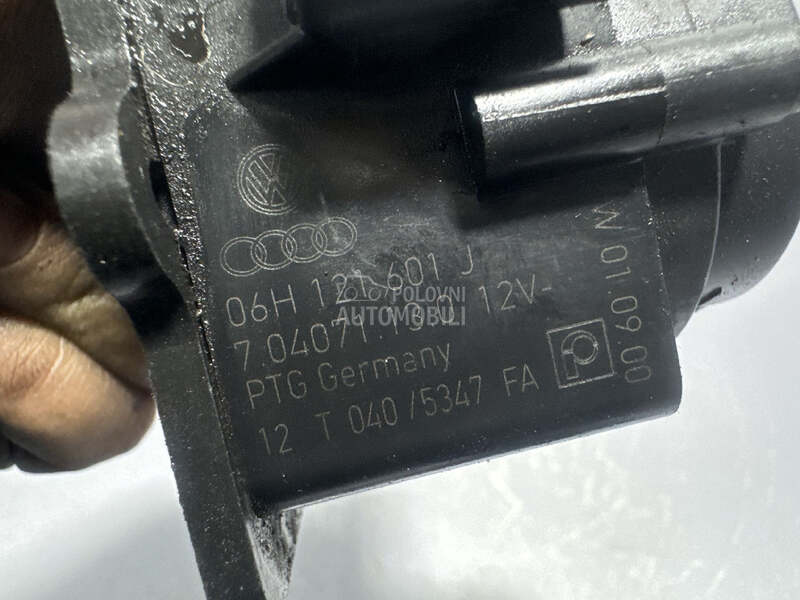 POMOCNA PUMPA VODE za Audi A4 - 06H121601J | Auto delovi | Polovni ...
