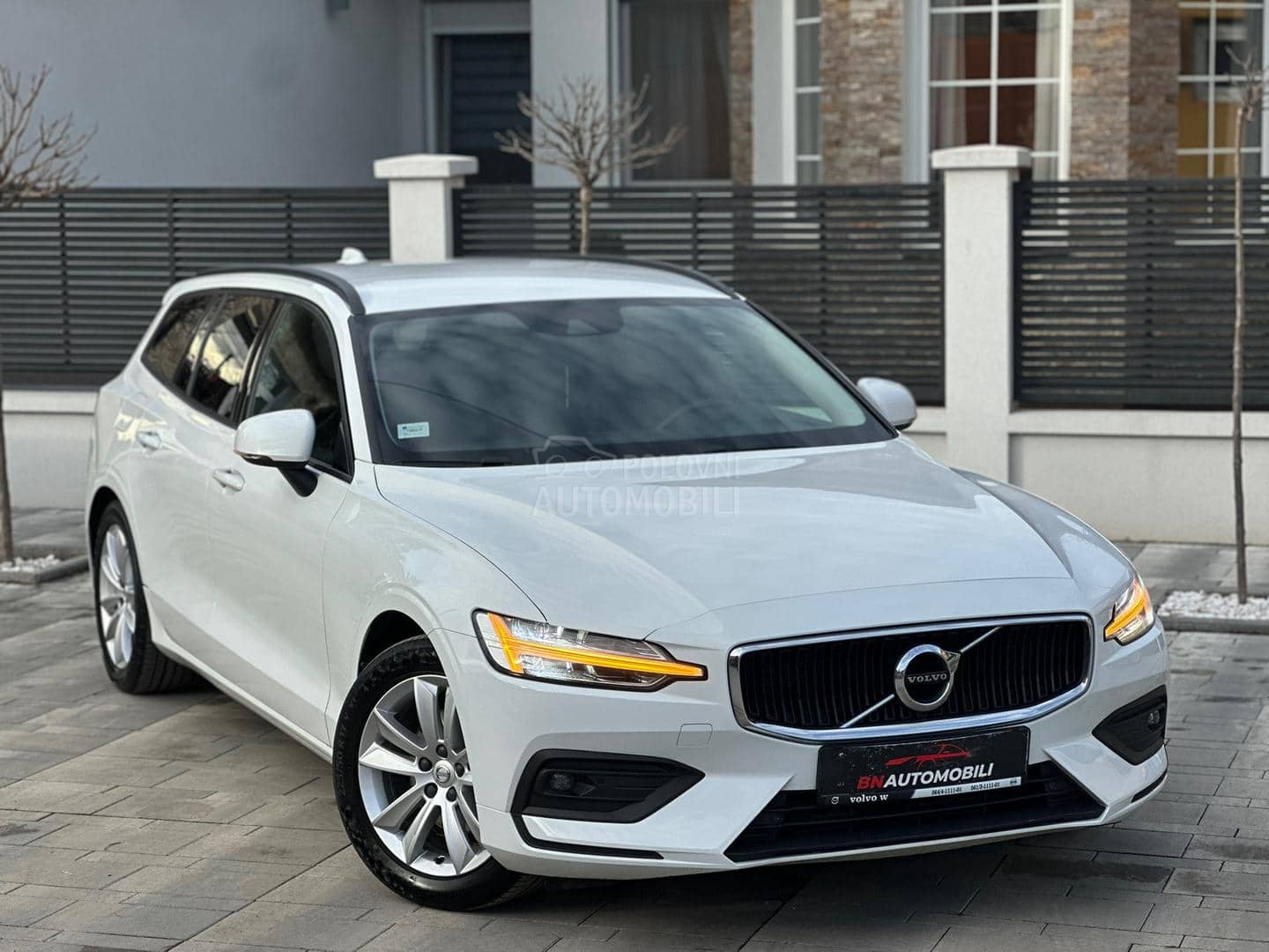 Polovni Volvo V60 2018. god. Polovni Automobili Srbija, Futog