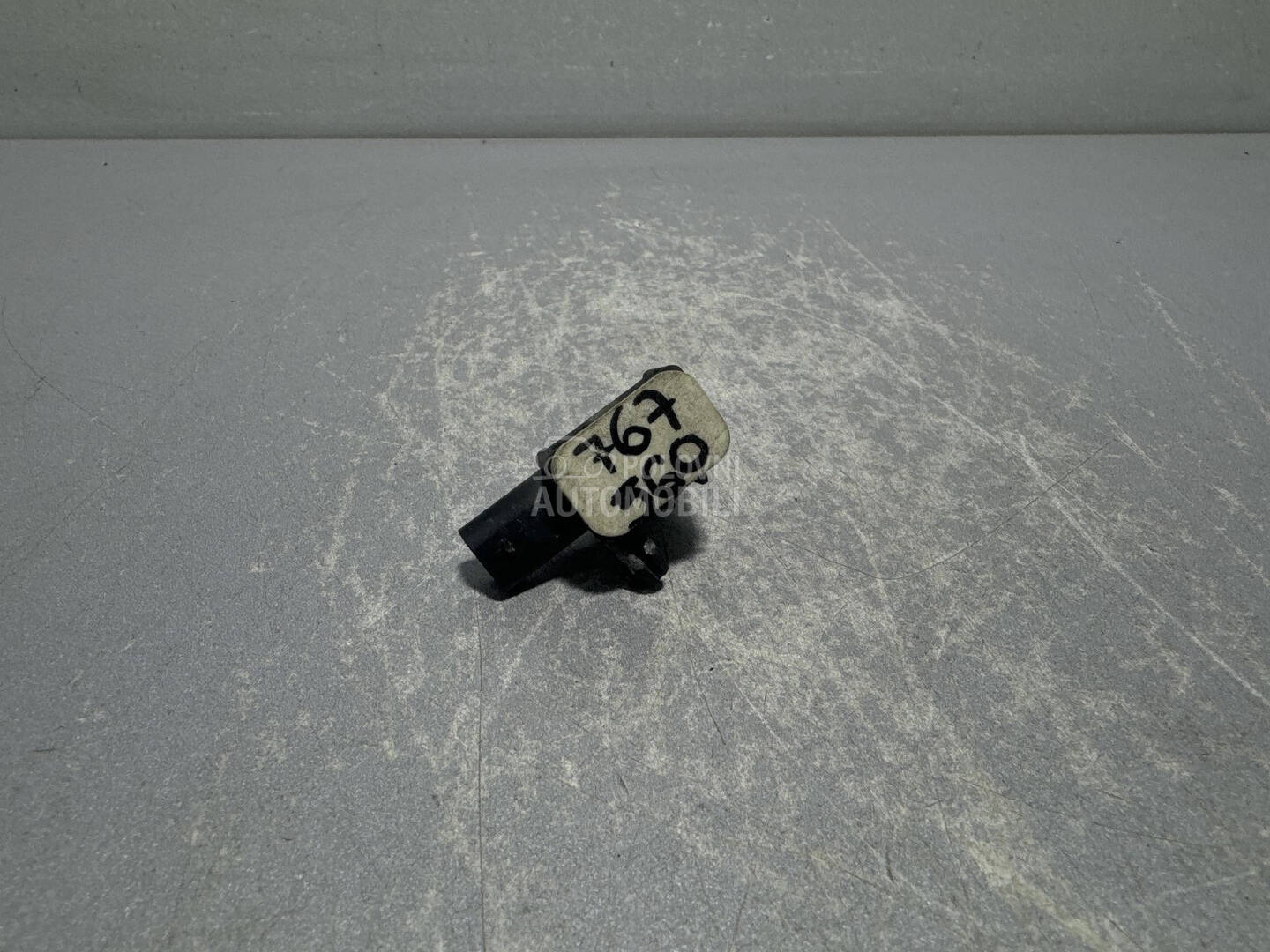 SENZOR AIRBAGA za Audi A6 - 4H0959651A | Auto delovi | Polovni Automobili