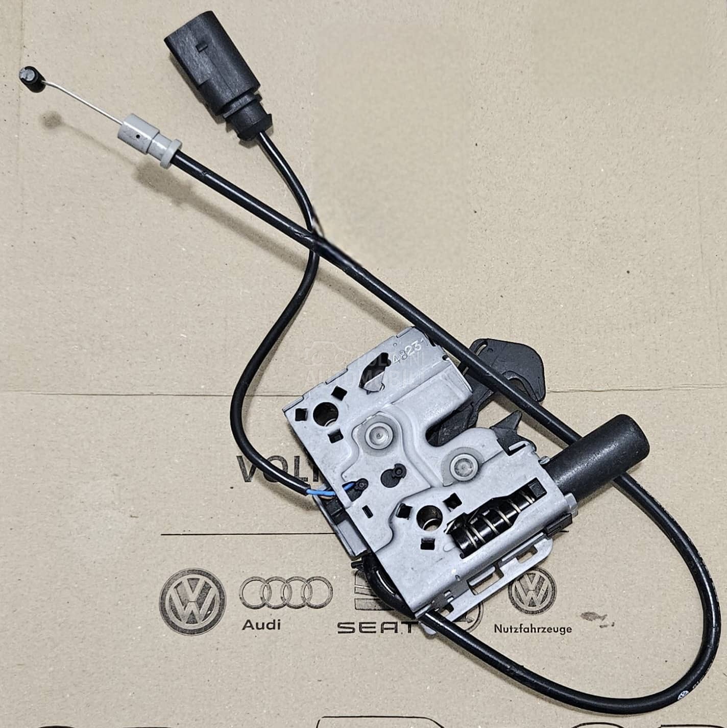 Elektricna Bravica Haube za Audi A1, A3, A4 ... od 2018. do 2025. god ...