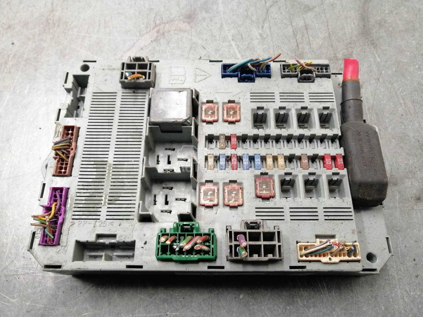 Tabla osigurača za Jaguar XF od 2009. do 2015. god. | Auto delovi ...