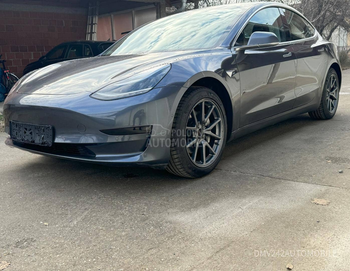 Tesla Model 3 A UTO PILOT | Polovni Automobili