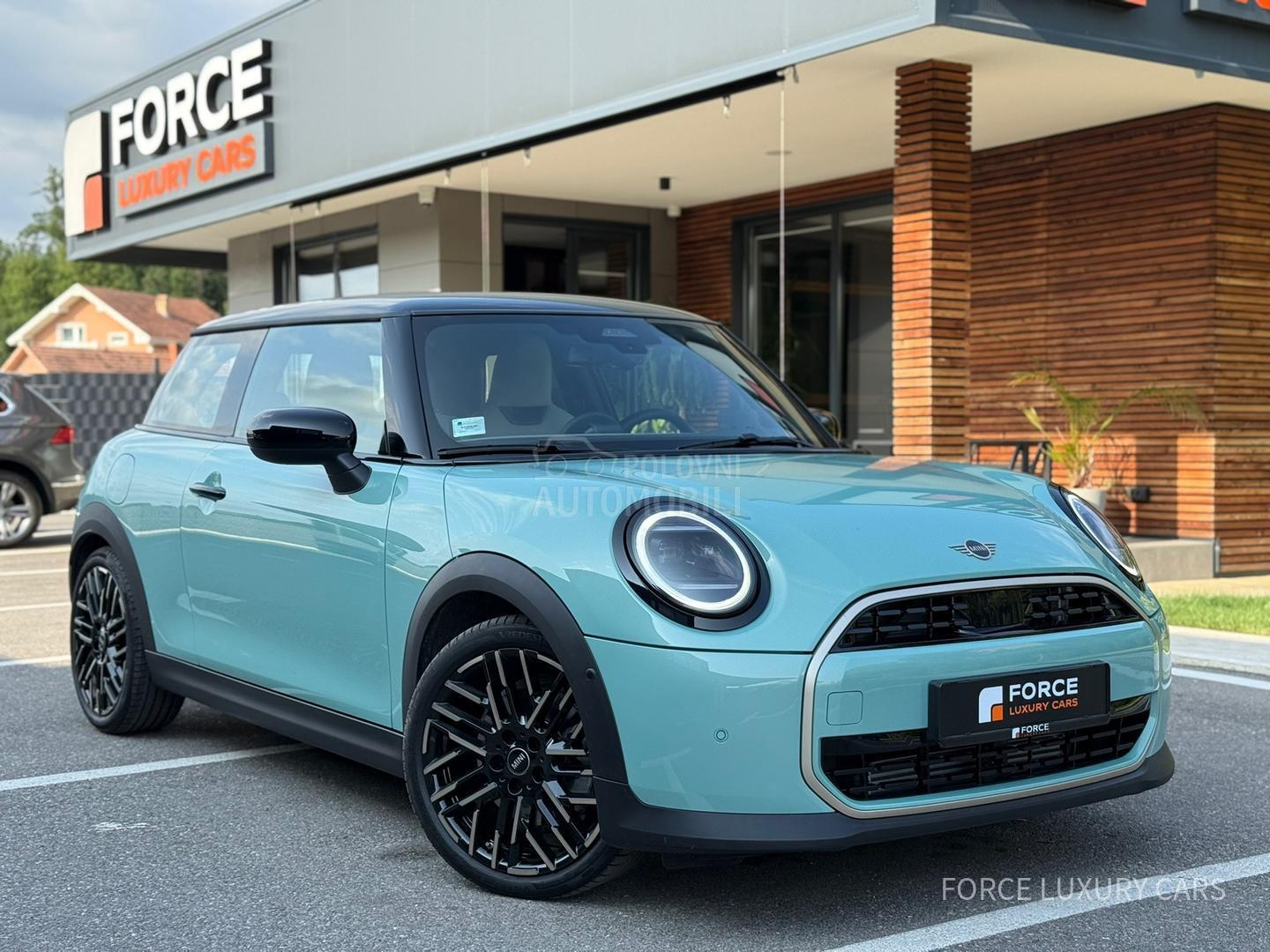 Polovni MINI Cooper C 2024. god. Polovni Automobili Srbija, Mladenovac