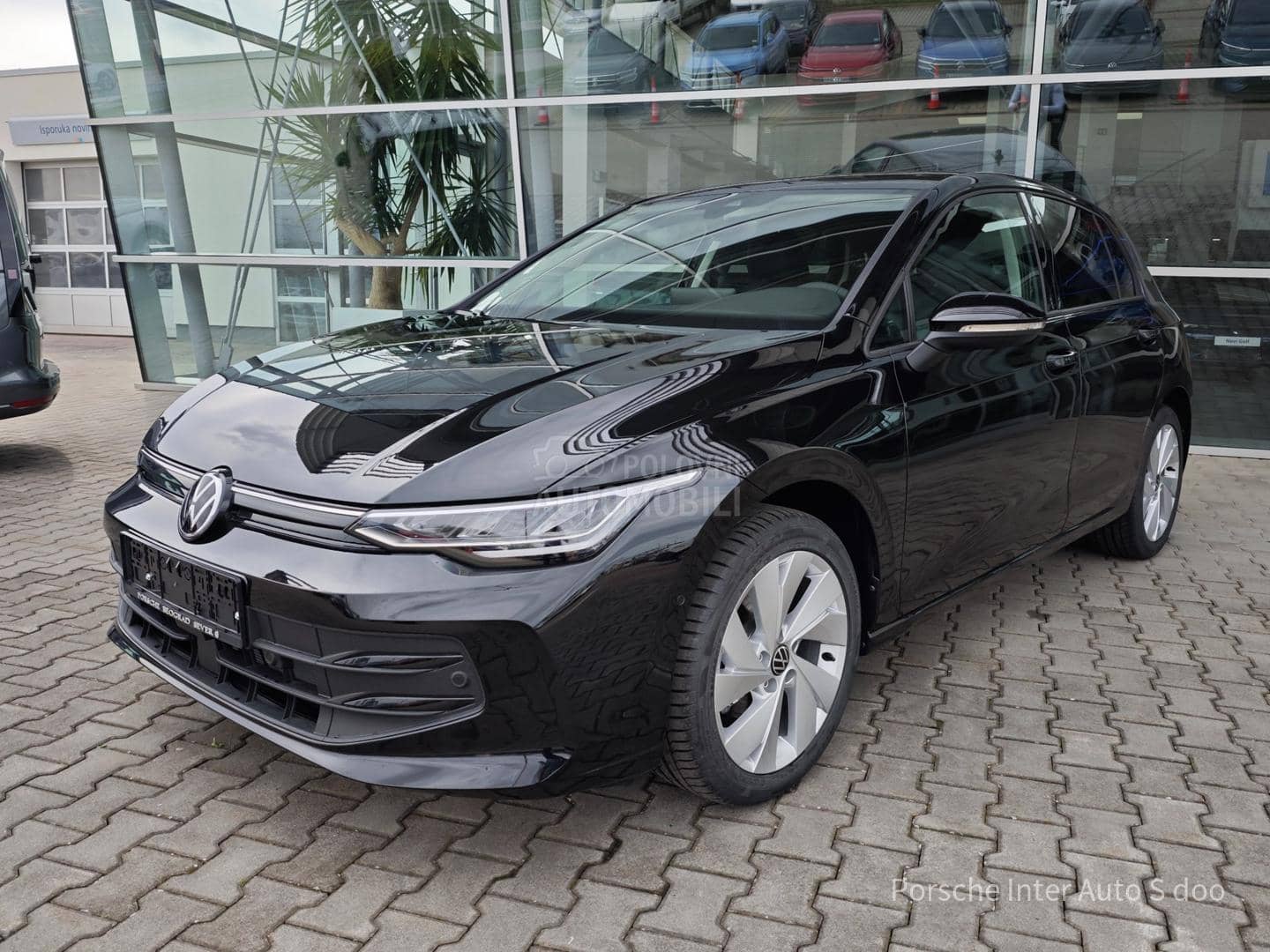 Volkswagen Golf 8 1.5 eTSI DSG Life | Polovni Automobili