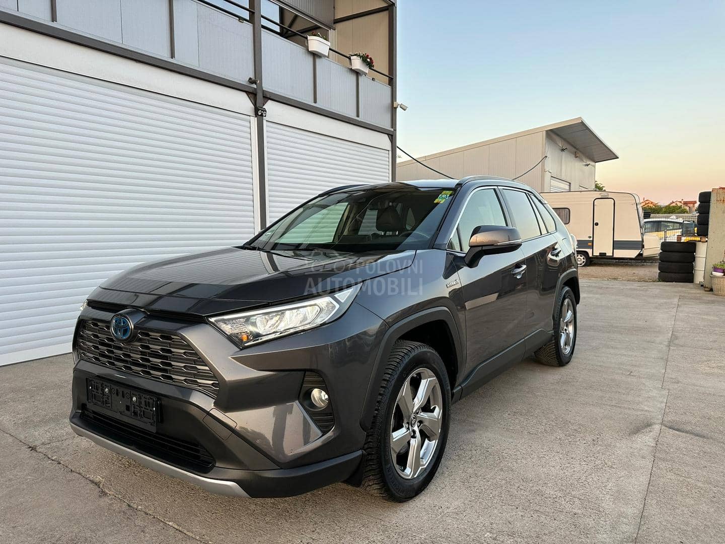 Toyota RAV 4 2.5 b hybrid | Polovni Automobili