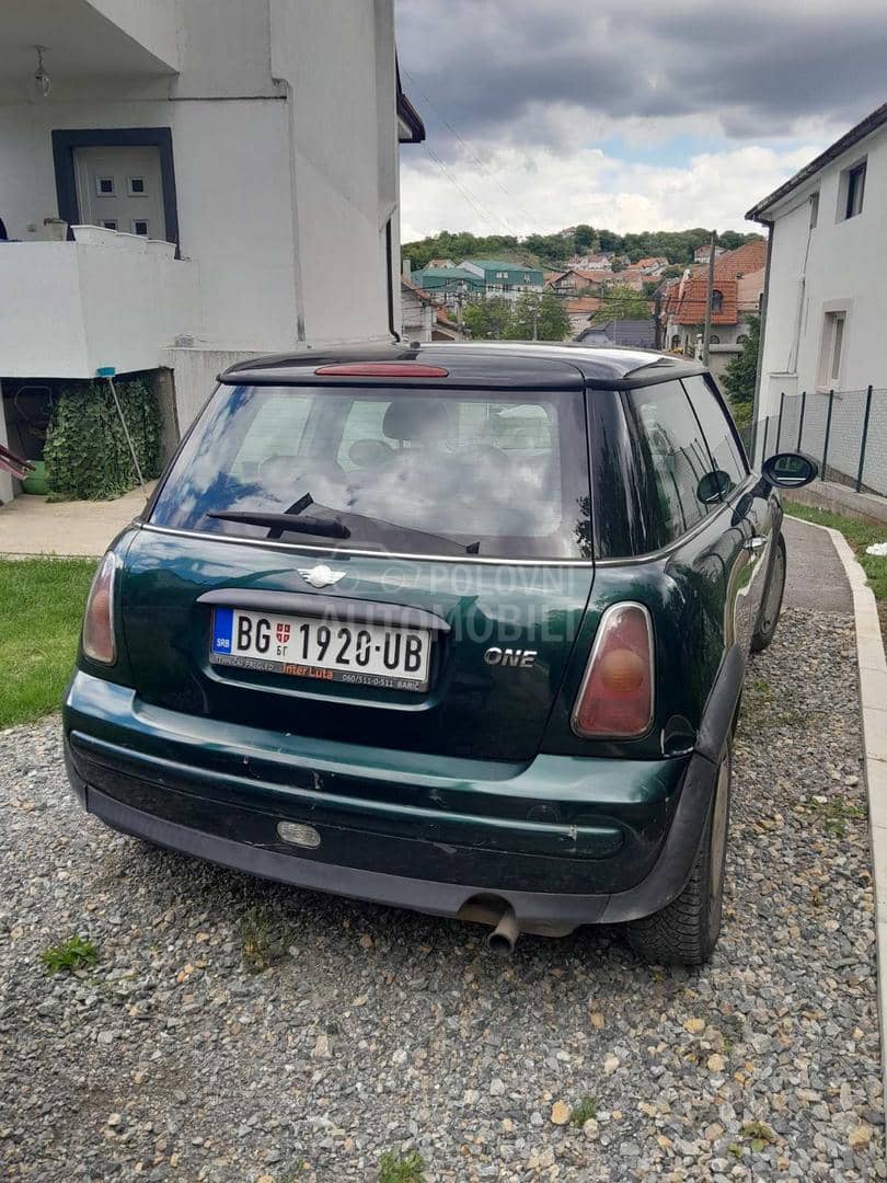 Polovni MINI One 2001. god. Polovni Automobili Srbija, Beograd