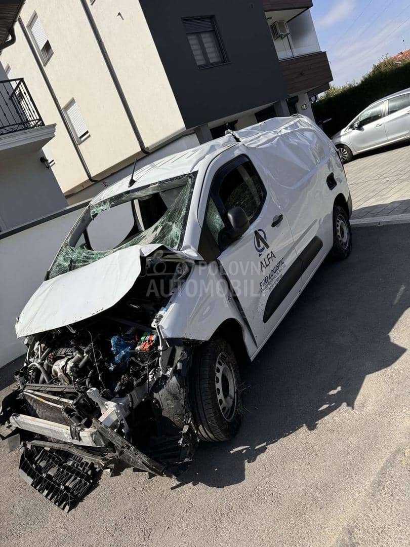 Polovni Opel Combo 2024. god. Polovni Automobili Srbija, Novi Sad