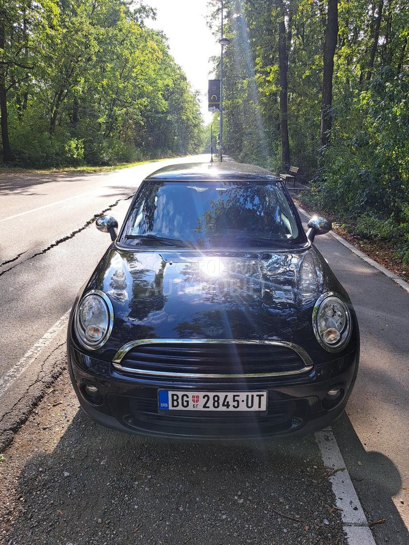 Polovni MINI Cooper ONE 2010. god. Polovni Automobili Srbija, Čukarica