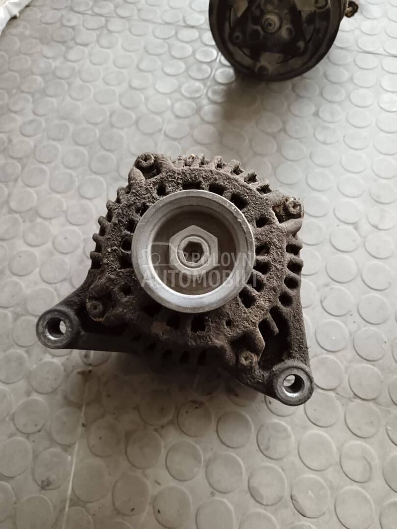 Alternator 1.4i za Peugeot 206 | Auto delovi | Polovni Automobili
