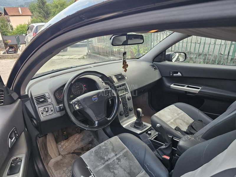 Volvo C30 2.0 D I Z E L | Polovni Automobili