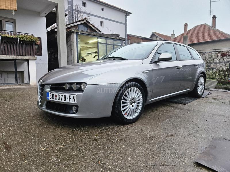 Alfa Romeo 159 SW 1.9 Jtdm | Polovni Automobili
