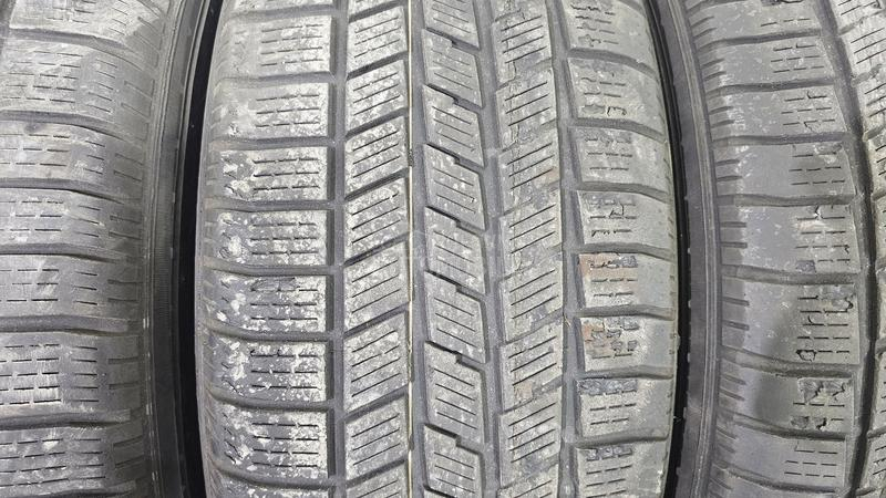 Pirelli 235/60 R18 Zimska | Gume | Polovni Automobili