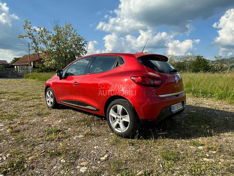Renault Clio INTENSE RED | Polovni Automobili